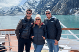 What to Wear on an Alaska Cruise (outfit ideas with photos) - Life Well ...