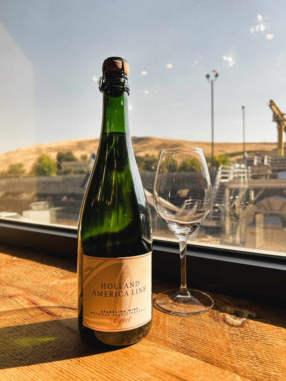 Holland America Line Launches First-Ever Branded Sparkling Wine - Life ...